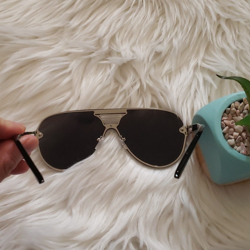 Silver Reflective Celebrity Sunglasses - Gem